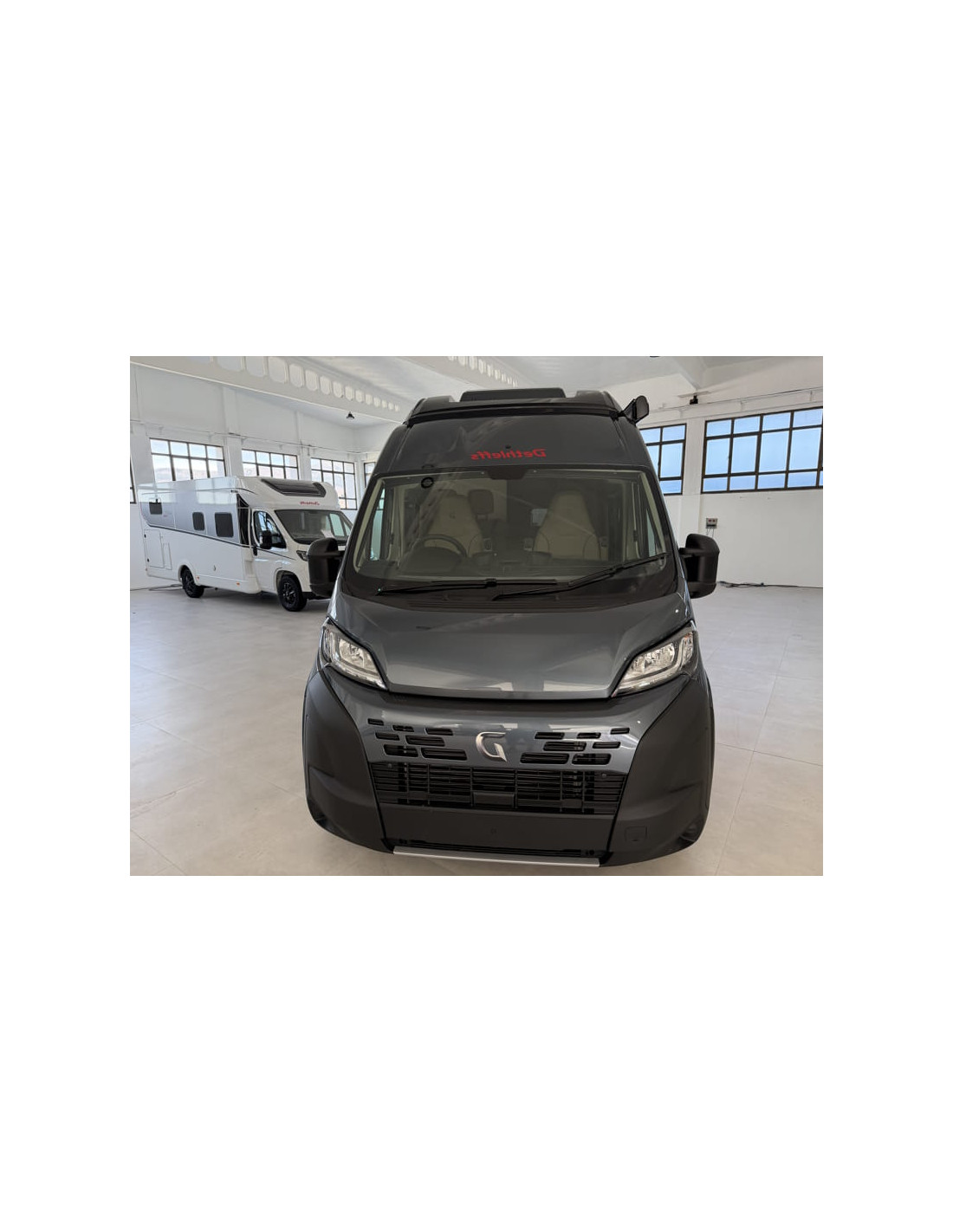 Furgoneta camper Globetrail 600 DS con techo 4/4